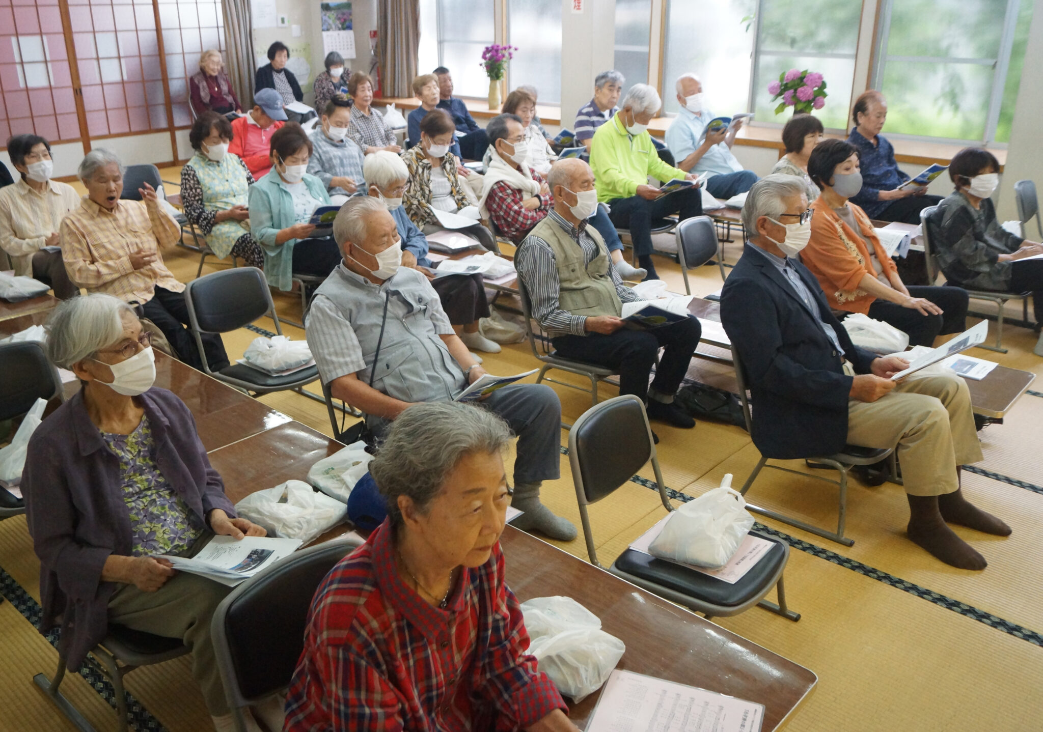 白寿クラブ「輪」の総会と誕生会 – 今日新聞