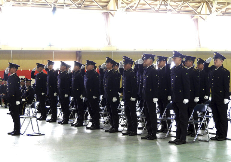 自衛官候補生課程教育の修了式 – 今日新聞